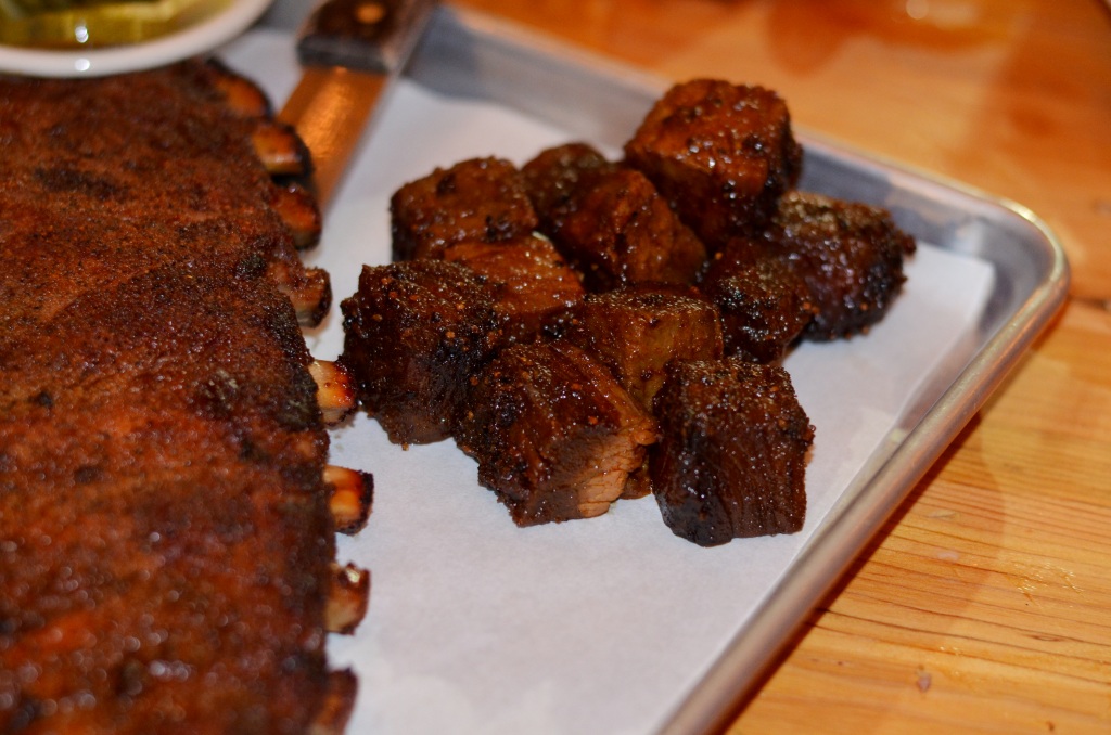 Bobby Qs BBQ Platter | Talk-A-Vino