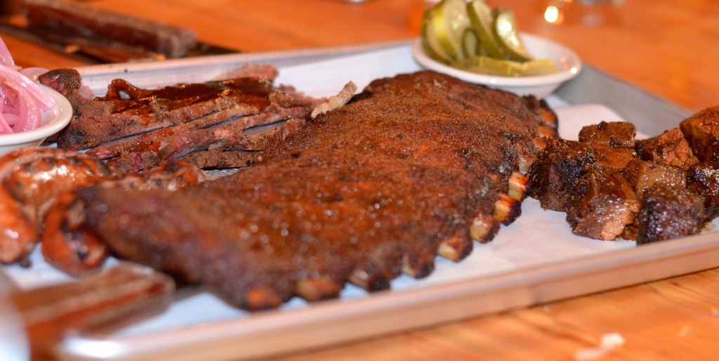 Bobby Qs BBQ Platter | Talk-A-Vino